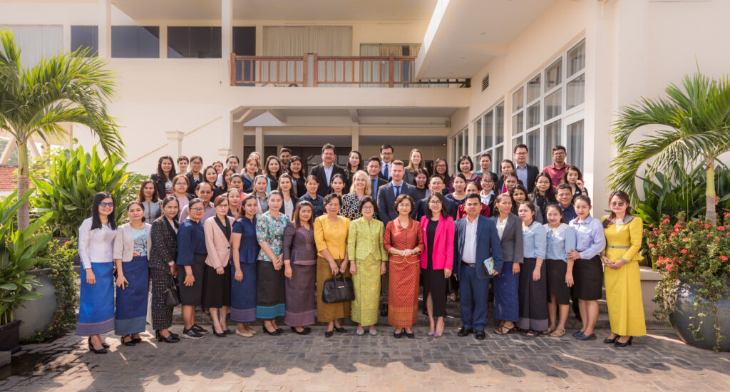 VISA继续支持和改善柬埔寨妇女和青年的数字技能和金融知识